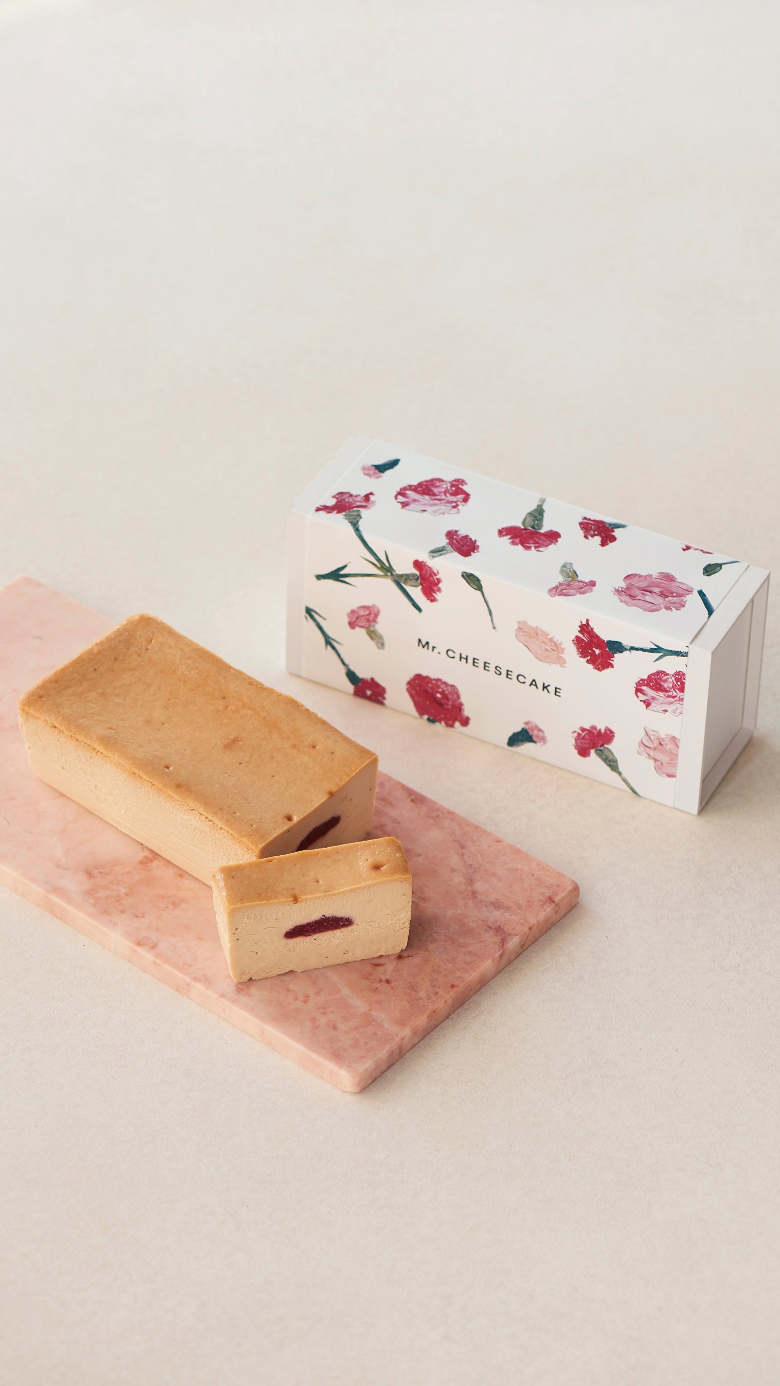 Mr. CHEESECAKE Rose Berry Tea
